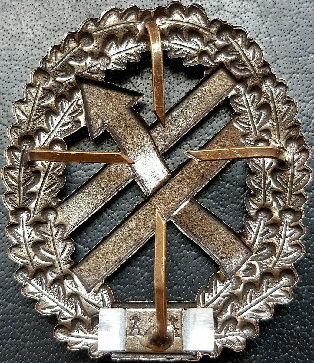 3175 German post WW2 Bundeswehr beret cap badge Psychological Warfar ...