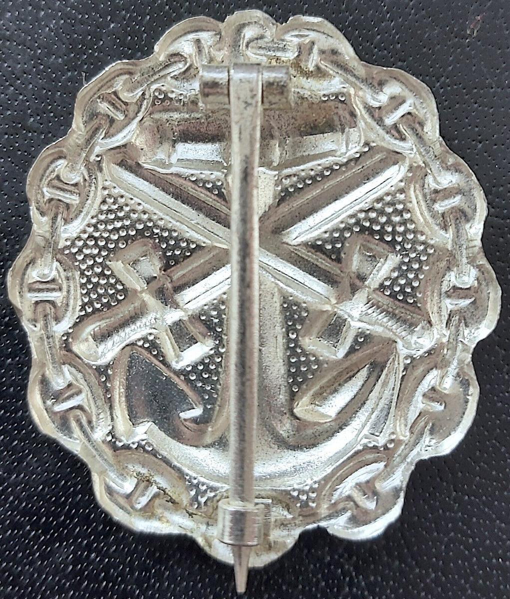 11576 German post WW2 made WW1 Naval Wound Badge Silver Verwundetena ...